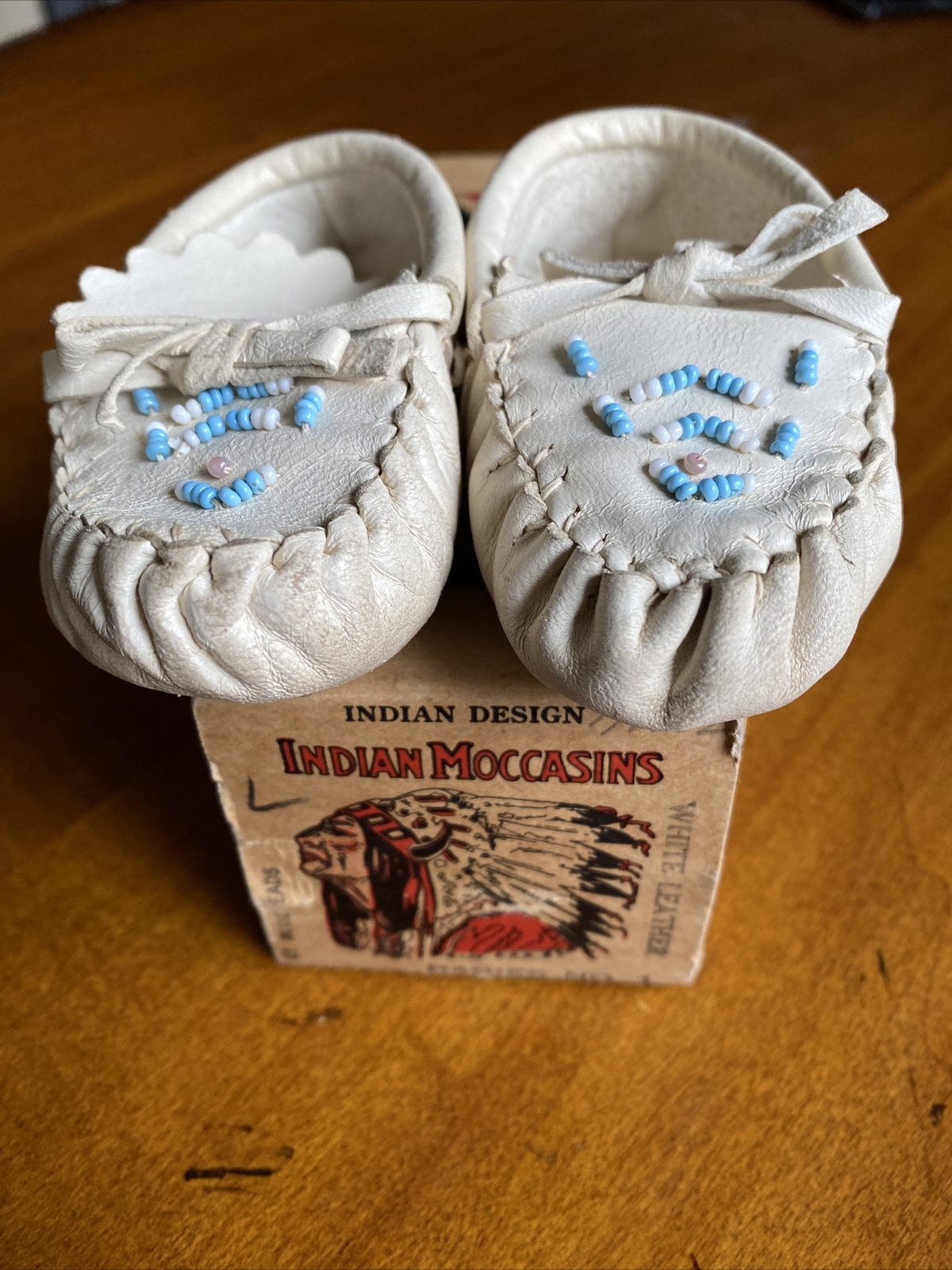 VINTAGE INDIAN MOCCASINS Infant SZ 1, in Box, Beaded Soft Leather 1950s ...