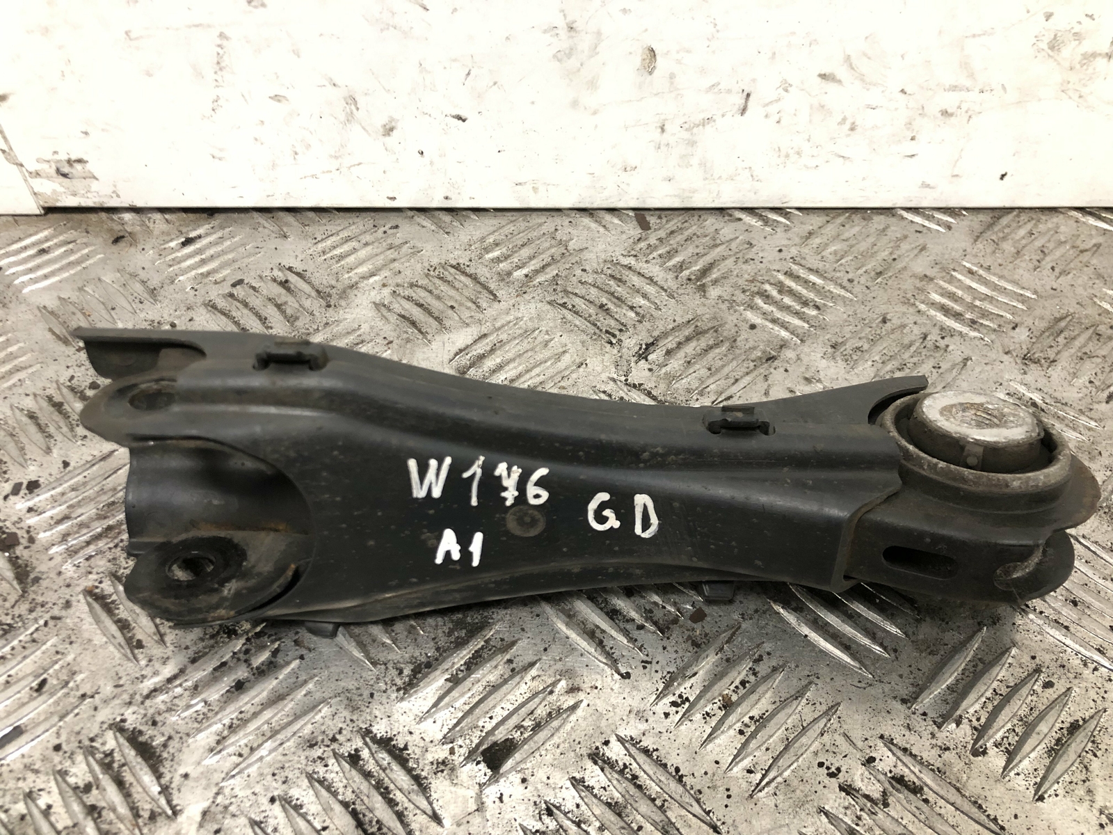 MERCEDES-BENZ W176 Rear Right Wishbone Arm 2.1 Diesel 125kw 2013 ...