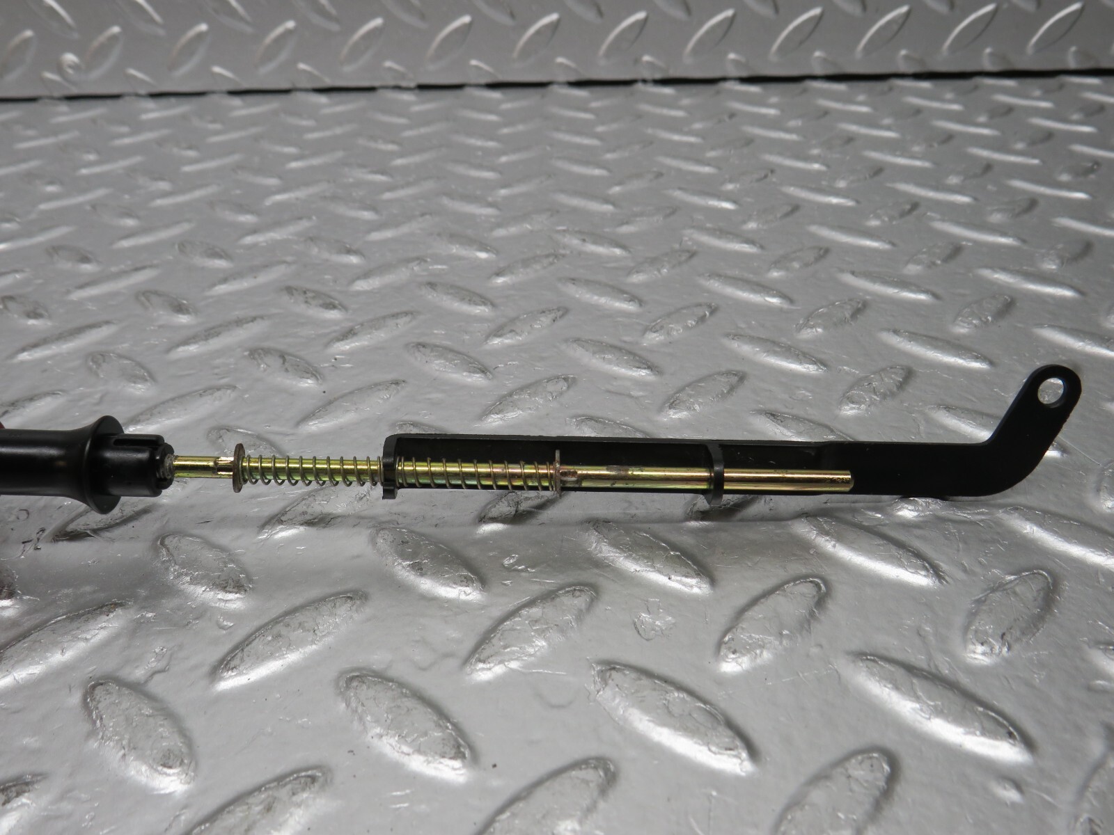 ⚙30687⚙ Mercedes-Benz W201 190E 2.0L Trunk Lock Vacuum Actuator ...