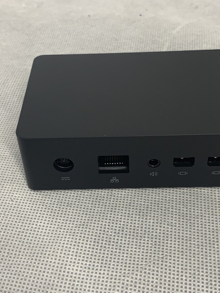 Microsoft 1661 PF3-00005 Docking Station for Microsoft Surface Pro 3, 4 ...
