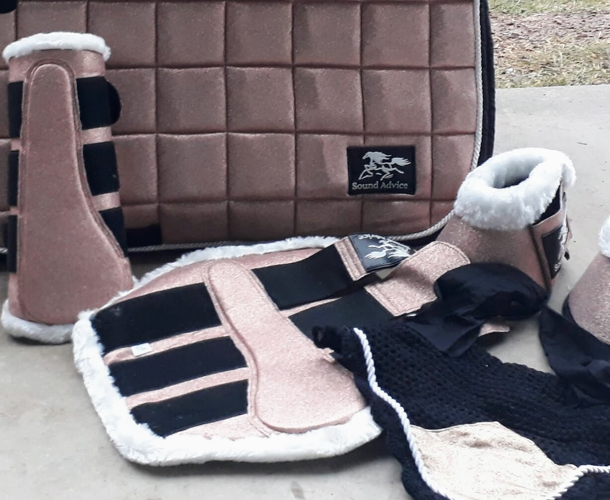 Rose Gold Saddle Pad Set - Dressage | eBay
