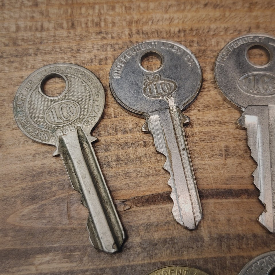 Lot of 8 Vintage Ilco Round Top Keys Steam-Punk "Independent Lock Co ...
