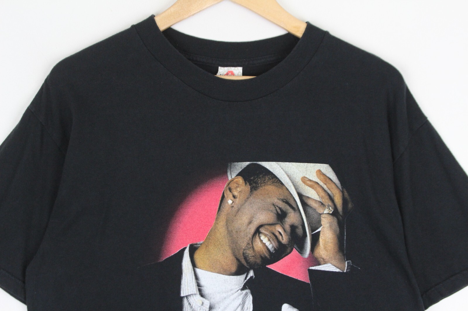 Usher OMG Tour T Shirt 2010 Vintage Graphic Rap Tee C… - Gem