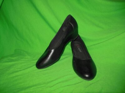 Ladies I Love Comfort Low Heeled Black Closed Toes Pumps 7 | eBay