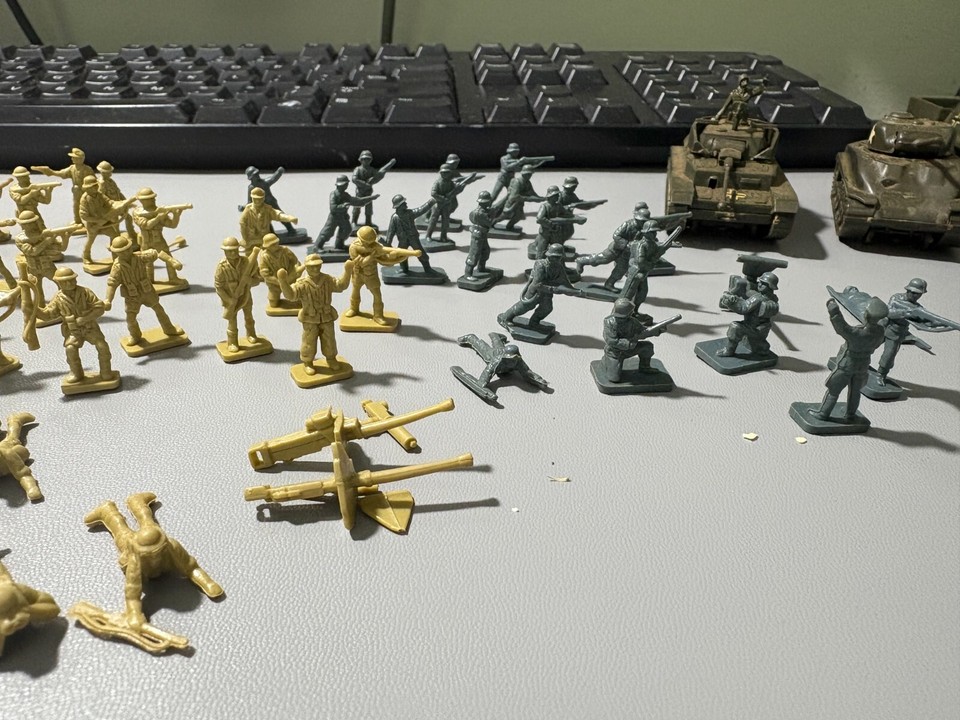 Roco HO Lot Tanks Trucks Cars Military Vehicles & Soldiers Austria DBGM ...