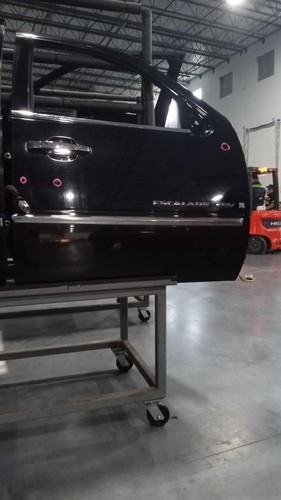 Used Front Right Door Assembly Front fits: 2007 Cadillac Escalade esv ...