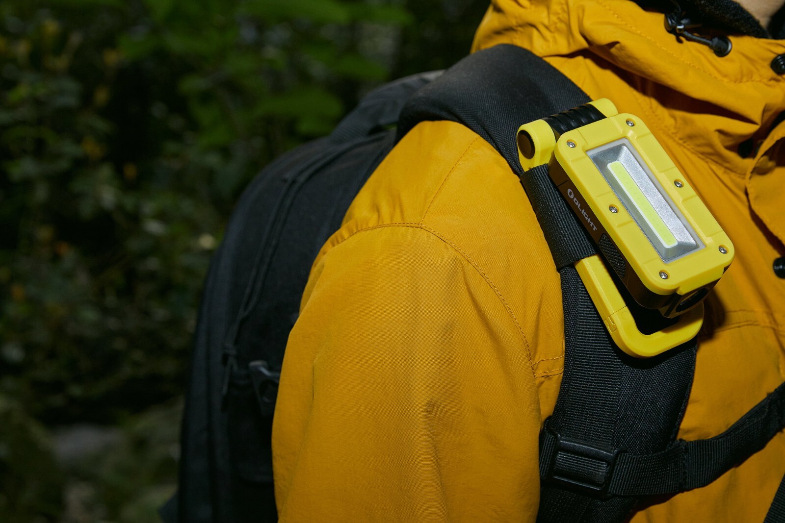 Olight Swivel Yellow COB/ LED Foldable Work Light, 180 Deg Clip Stand ...