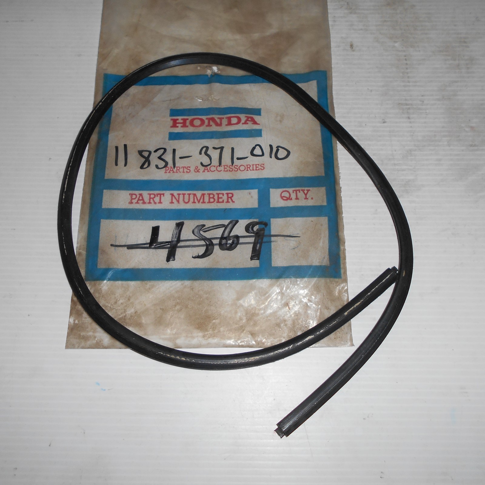 GENUINE HONDA PARTS RIGHT ROCKER COVER GASKET GL1000 GOLDWING 11831-371 ...