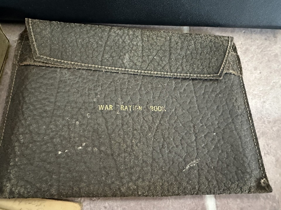 WW2 ERA US Army Sewing Kit Buttons Thread Thimble & Ration Book Stamps ...