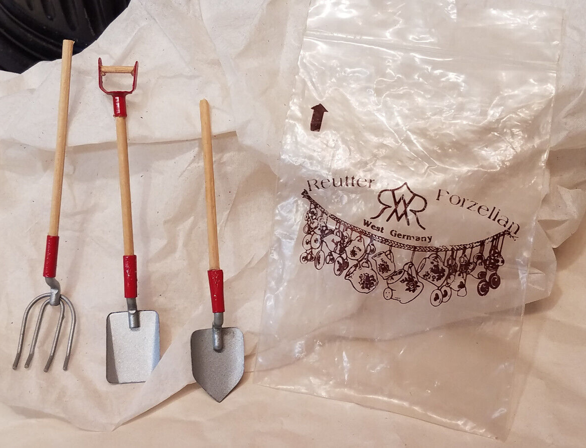 Lot of 3 Mini Flat & Spade Shovels Pitchfork Metal & Wood Reutter ...