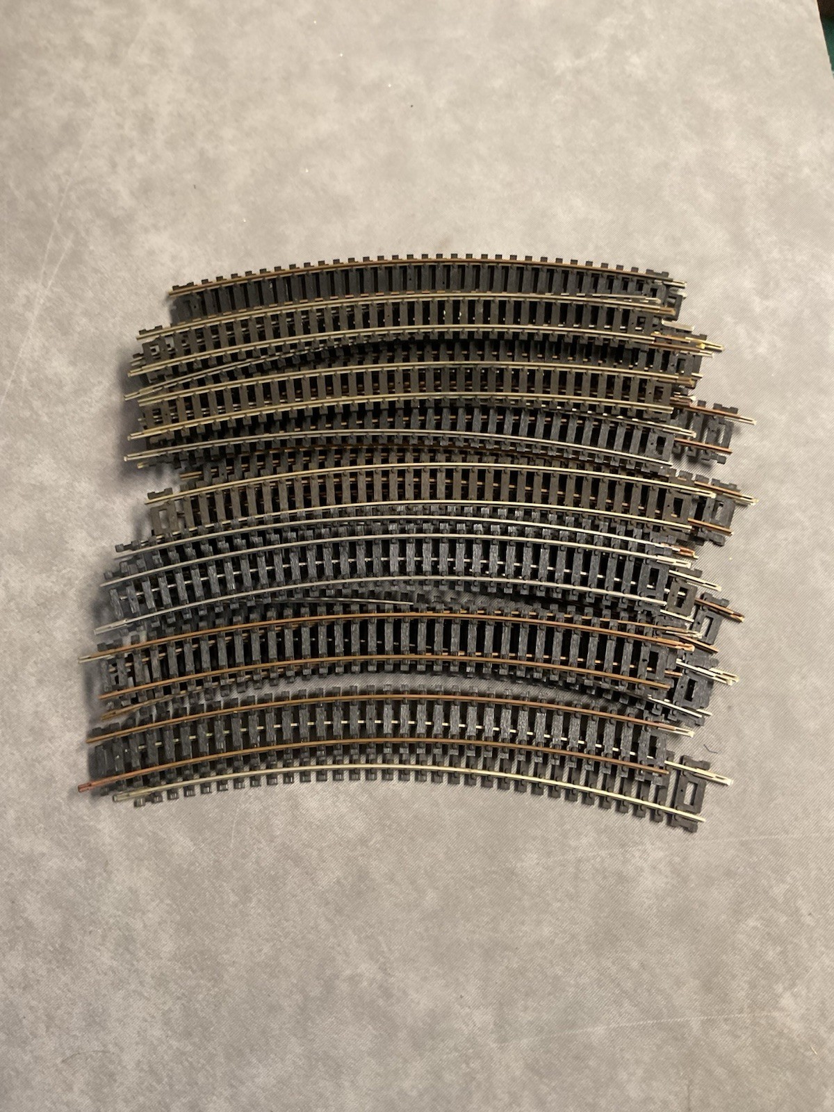 Lot of 27 Atlas Vintage Snap Track 18”R Curve HO Scale Curved Tracks | eBay