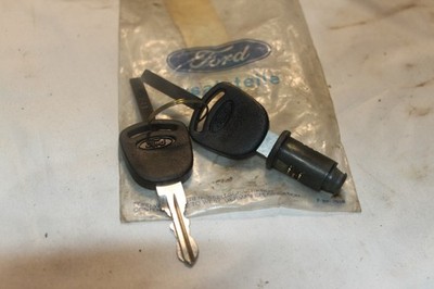 Ford Fiesta Mk1 Locking Inner Cylinder With 2 Ford Logoed Keys 6082508 ...