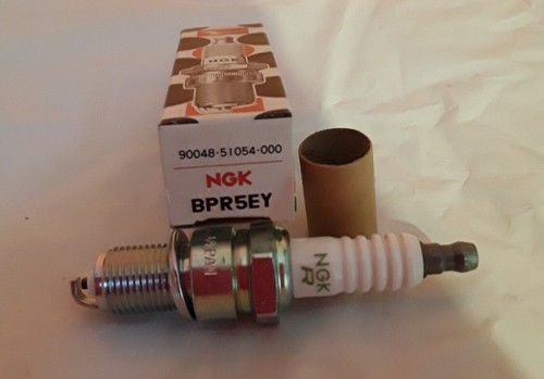 NEW GENUINE Daihatsu SPARK PLUG x1 9004851054000 NGK 2828 BPR5EY | eBay