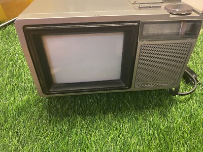 Vintage 1985 Sears Solid State 564-40020450 Color TV Portable AC/DC UHF ...