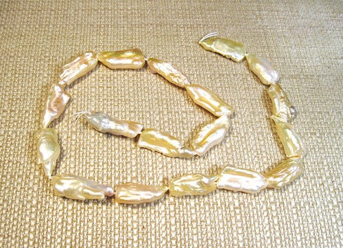 Beautiful 16" Strand of 25mm x 10mm Peach Iridescent Stick Pearls Lot ...