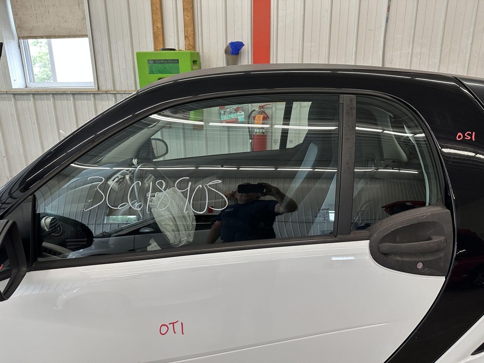 08-16 SMART FORTWO COUPE DRIVER LEFT FRONT DOOR CRYSTAL WHITE/BLACK EAZ ...