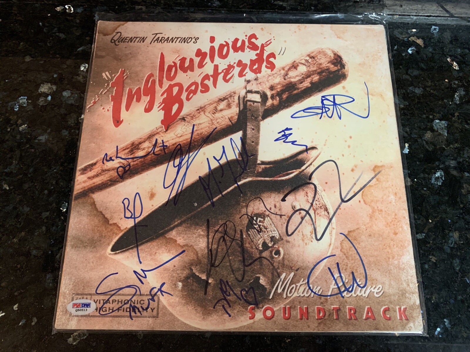 QUENTIN TARANTINO SIGNED INGLORIOUS BASTARDS ALBUM LP CAST BECKETT BAS ...