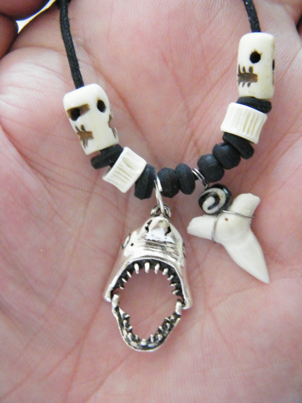 SHARK Tooth Necklace Silver JAWS Open Up! Real Shark Teeth 2 Skulls 16 ...