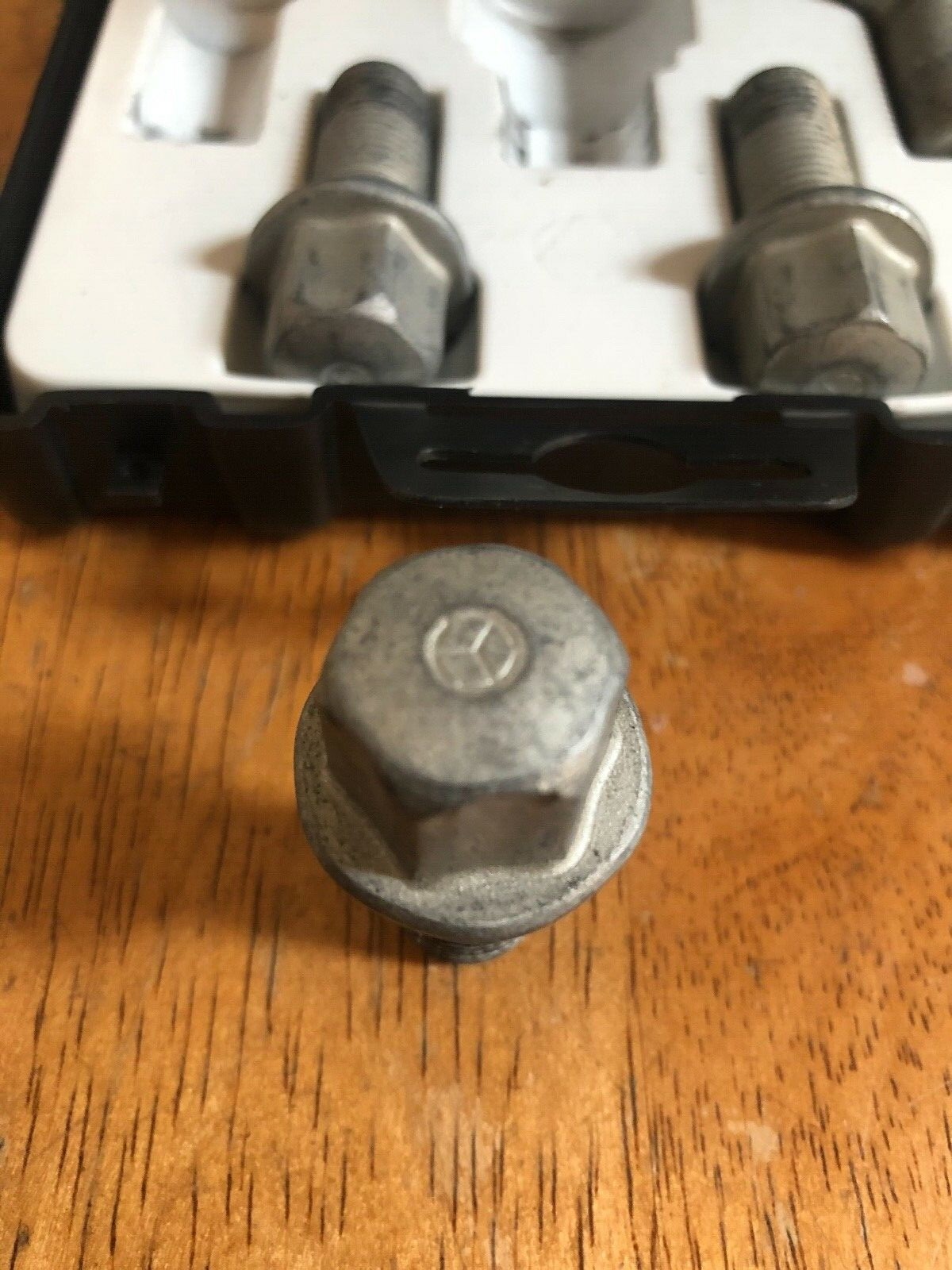 4 USED 2013 MERCEDES BENZ SLK AMG WHEEL RIM LUG NUTS BOLTS BOLT NUT 5 ...