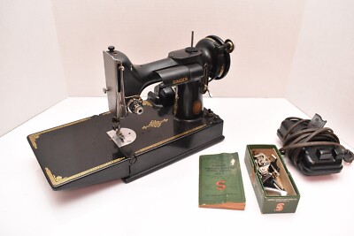1952 SINGER 221 FEATHERWEIGHT SEWING MACHINE -With Pedal & Case VTG ...