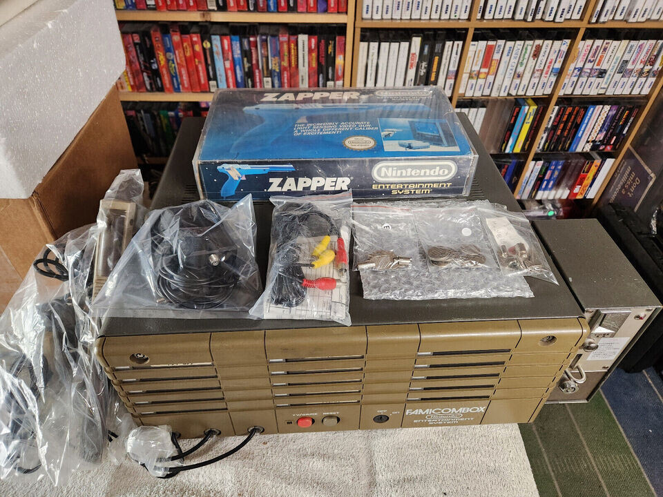 Nintendo NES Famicombox Hotel Console system/10 games/Keys/Coins/Coin box! RARE! | eBay