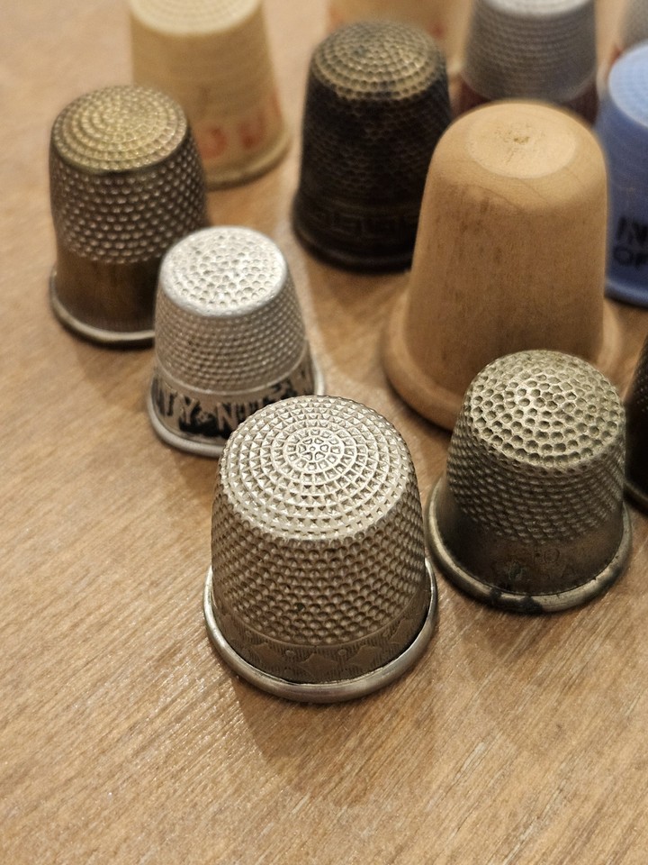 Vintage Lot 24 Sewing THIMBLES Wood Brass Aluminum Ceramic Plastic USA ...