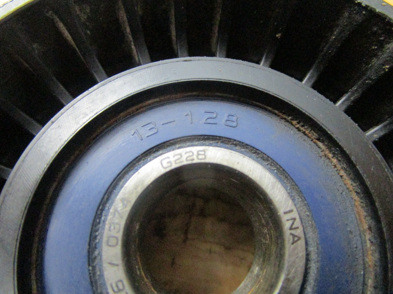 *OEM* 0780 Volvo Penta Idler Pulley 21585053 | eBay