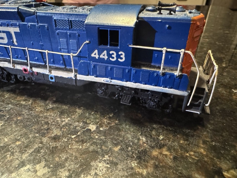 HO scale Grand trunk SD40 & GP9 | eBay