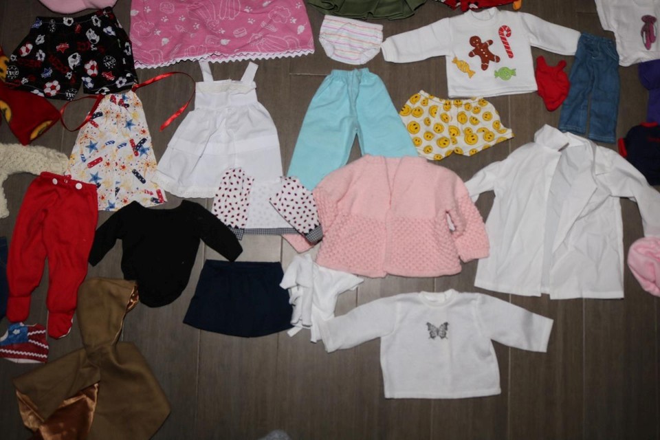 HUGE LOT 209 PIECE LARGE DOLL CLOTHING LOT SHIRTS DRESSES OUTFITS PANTS ...