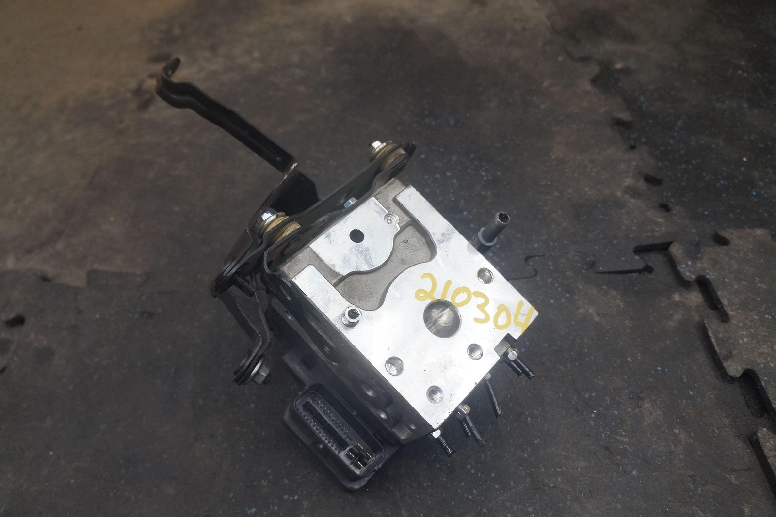 Anti Lock Brake ABS Pump Module Actuator 4405011010 4451011010 Lexus ...