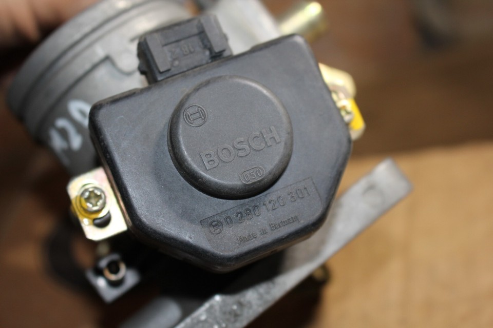 GENUINE BMW E30 320 323 E28 520 ENGINE THROTTLE HOUSING ASSY BODY DVG ...