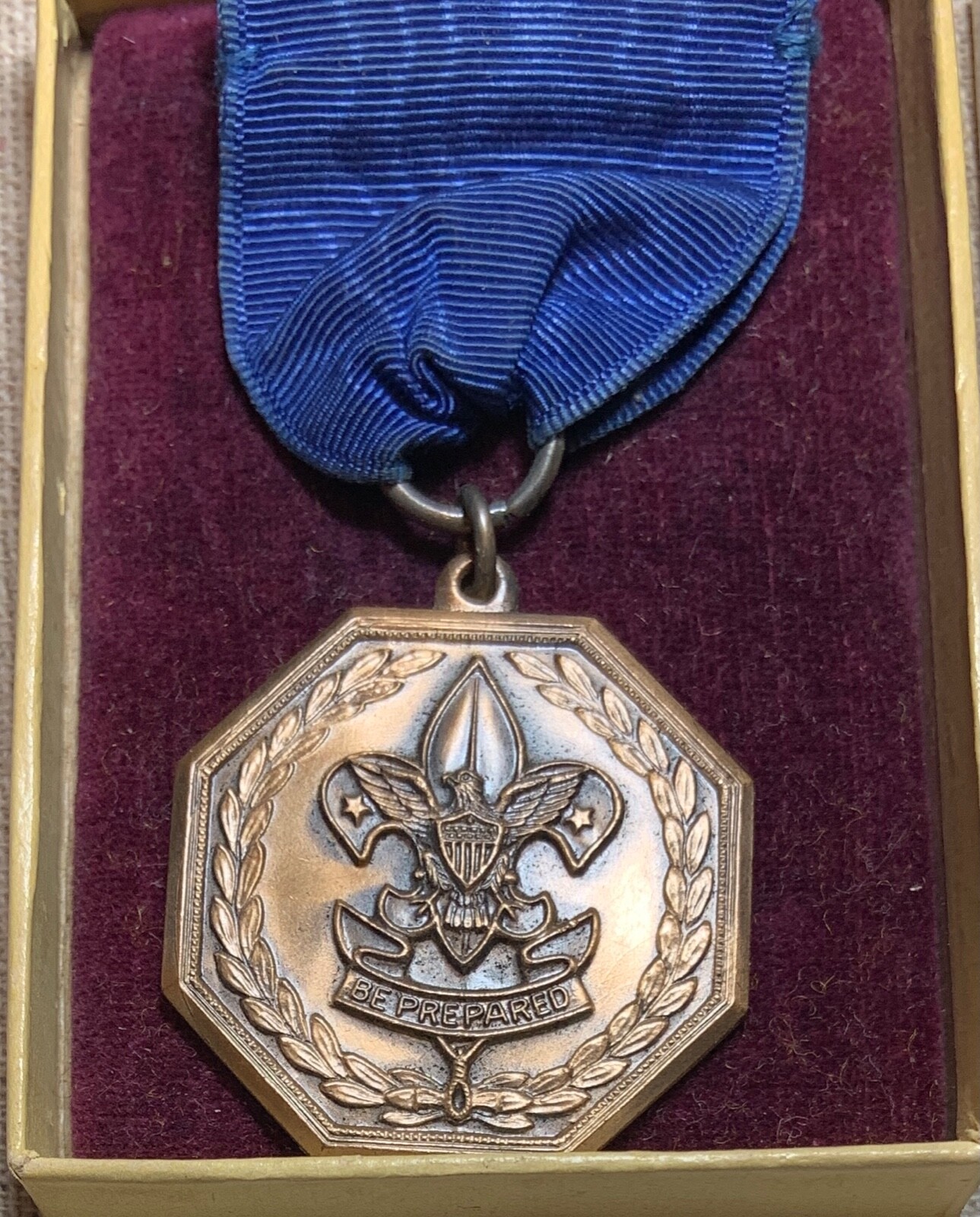 VTG BOY SCOUTS OF AMERICA Contest MEDAL & BOX Blue Ribbon BSA Award ...
