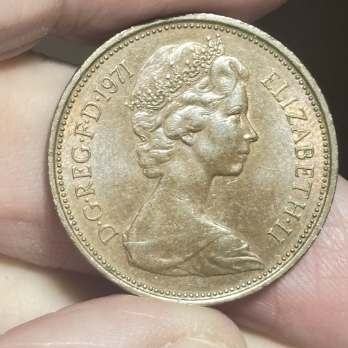 1971 2 New Pence Great Britain Coin. 7.08 Grams BN Color And Bronze ...