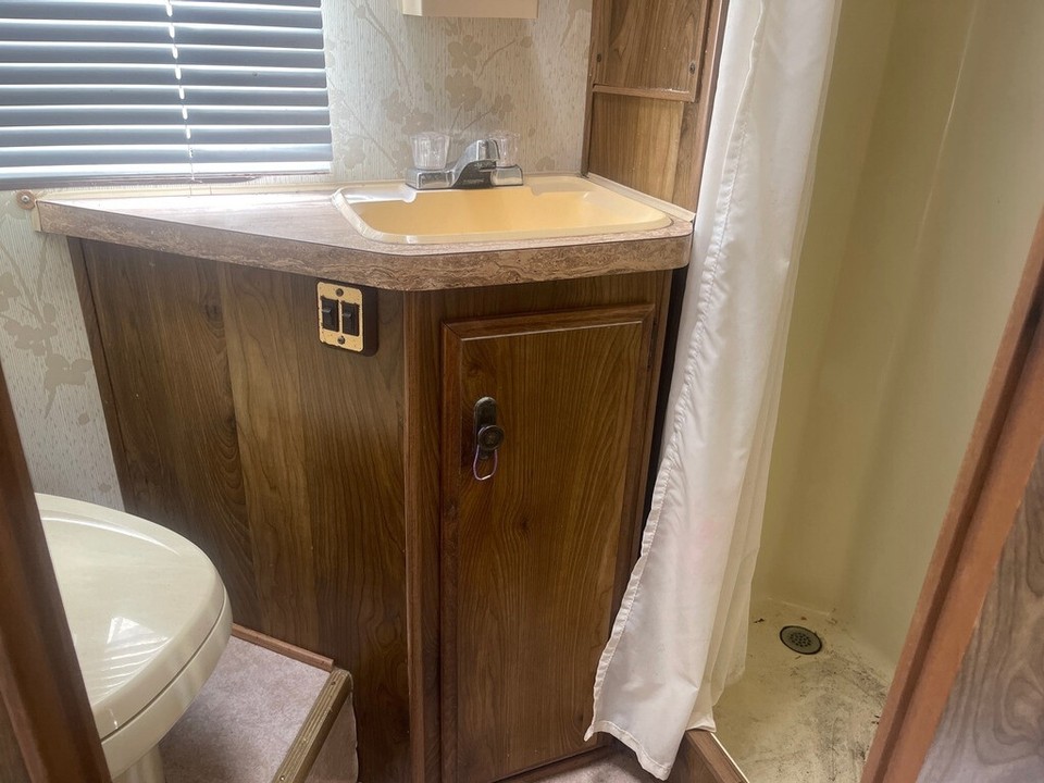 1986 Fleetwood Tioga Arrow M-F 26' C Class RV | eBay