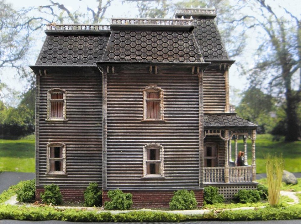 BATES MANSION PSYCHO HOUSE MODEL DIORAMA~HORROR MOVIE~HO SCALE BUILT ...
