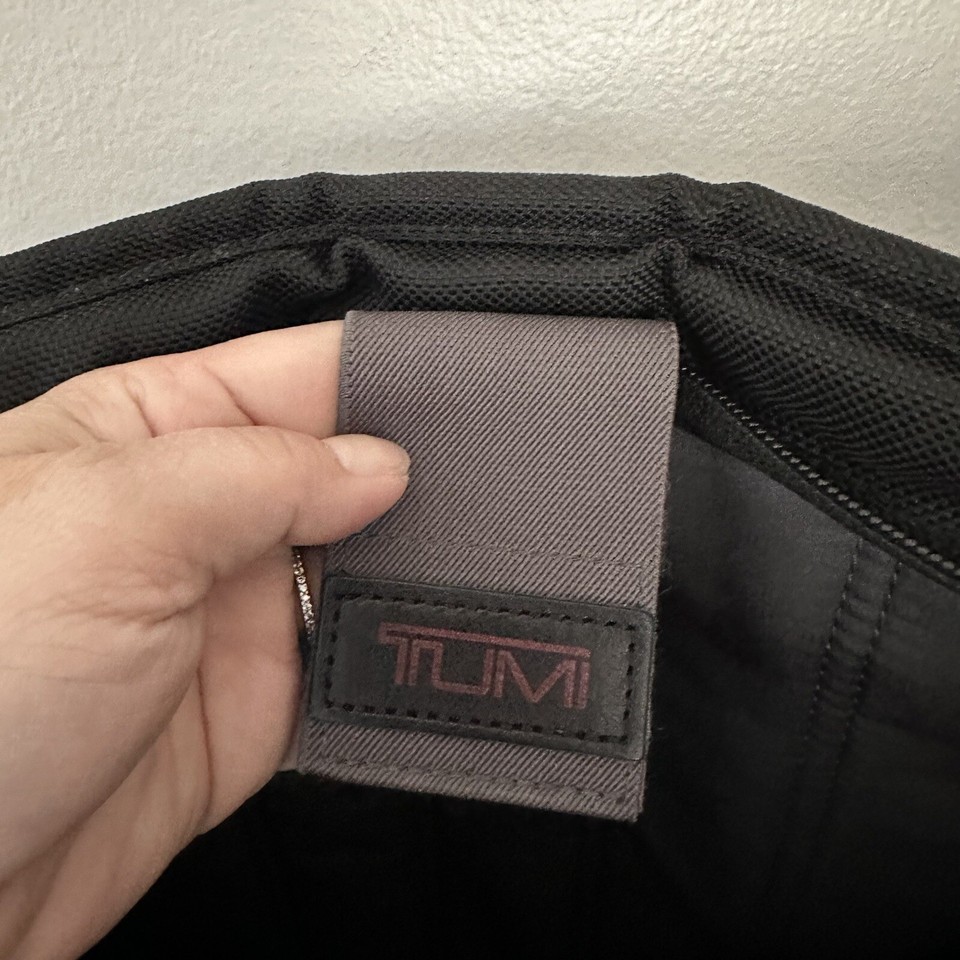 TUMI MESSENGER BAG SLIM BRIEFCASE TRAVEL COMMUTER BAG NYLON | eBay