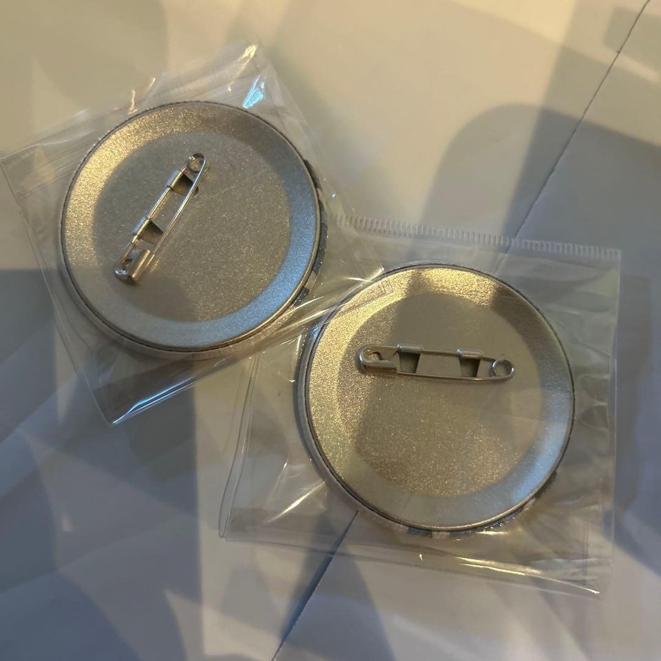 Digimon Adventure Village Vanguard Badge Set Taichi & Piyomon 25th ...