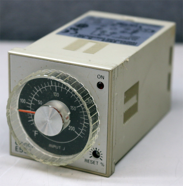 Omron Corporation E5C2 Series Temperature Controller E5C2-R40J | eBay