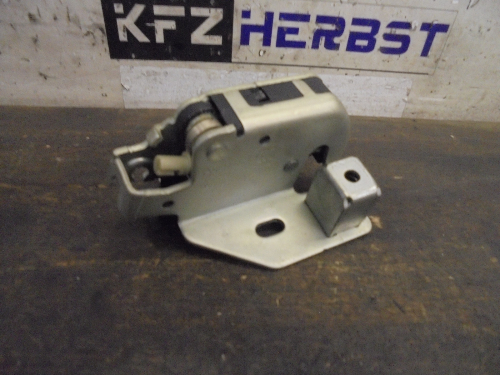 boot lock solenoid VW Crafter 2E Hecktür 9067401135 2.0TDi 80kW CKT ...