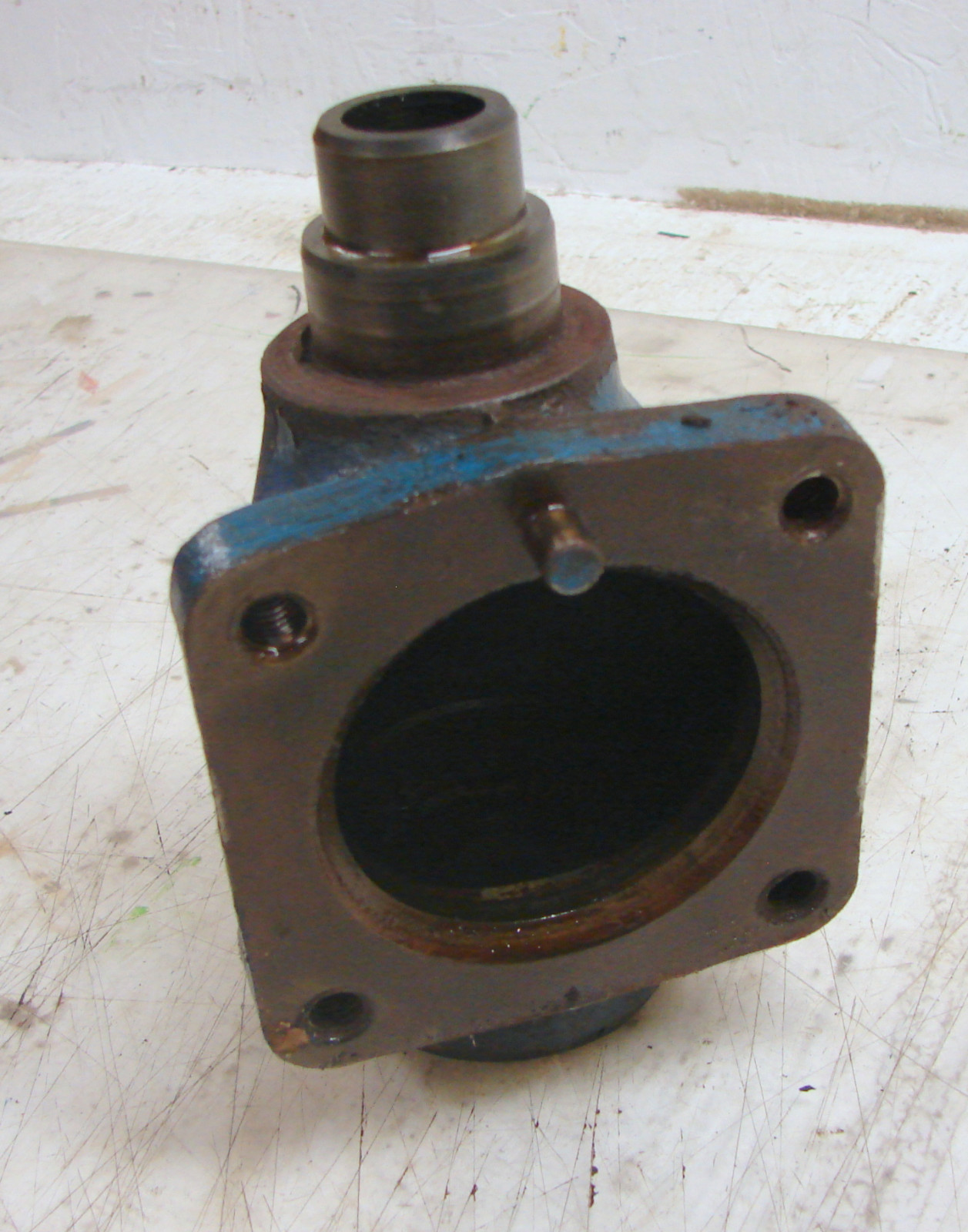 SBA322011901 Ford 1210 1110 Front Axle Idler Casing | eBay