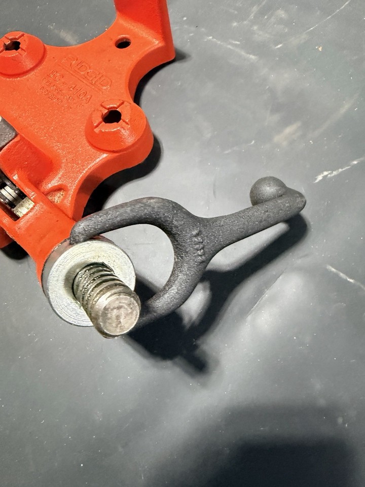 RIDGID BC-410A Bench Chain Pipe Vise 1/8–4in Heavy Duty Cast Iron USA ...