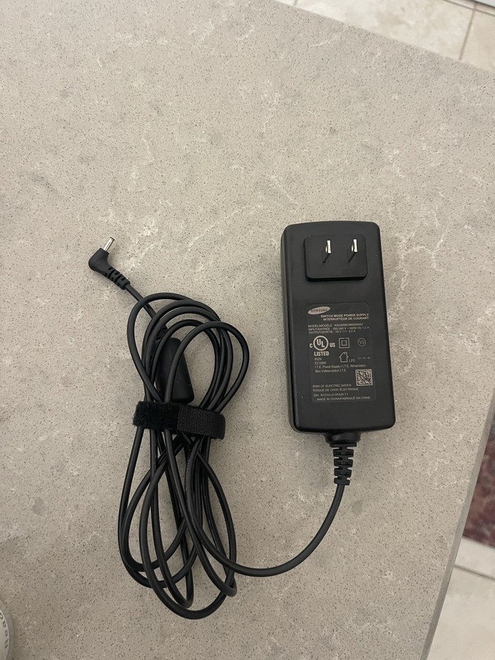 Samsung Galaxy View SM-T670 18.4 Inch 1920 x 1080 Wi-Fi 32GB Tablet ...