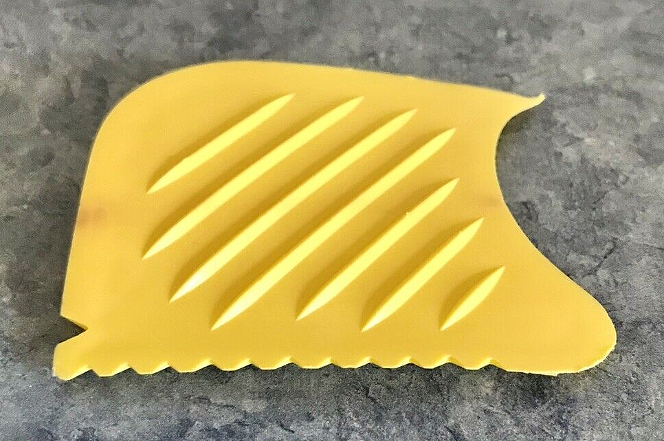 Tupperware 5 in 1 Gadget - Vegetable Peeler, Scraper, Scrubber, Seal ...