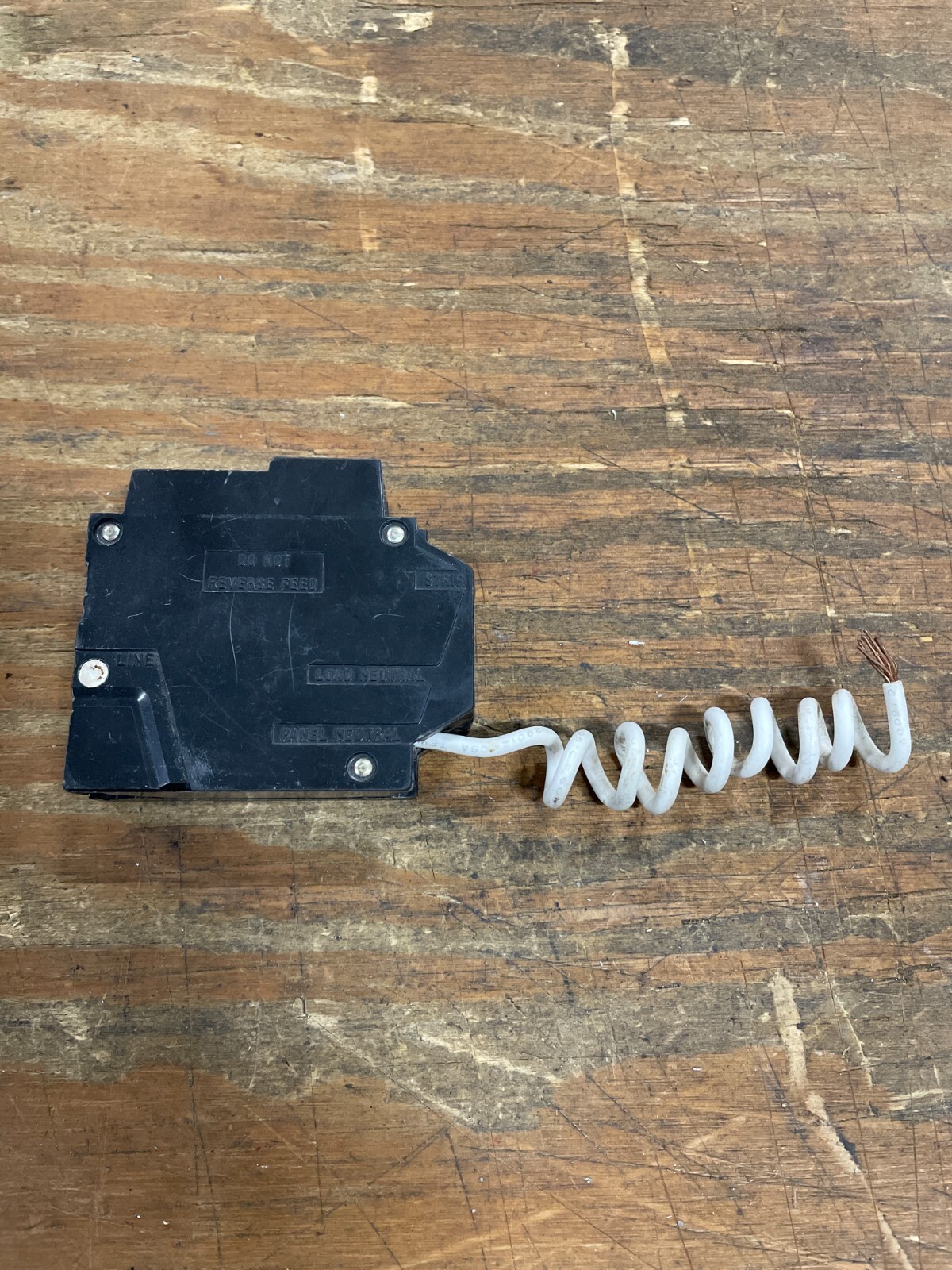 General Electric GE Type THQL GFCI Circuit Breaker Single Pole 15 Amp ...