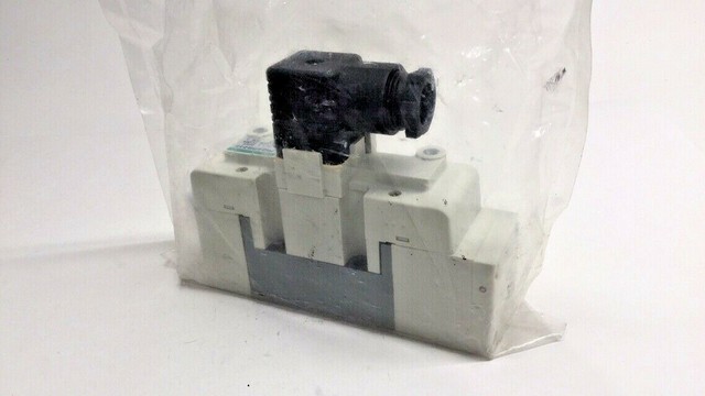 CKD PV5G-6-FHG-D-3-N Pilot Operated Soft Spool Valve w Light/Surge ...