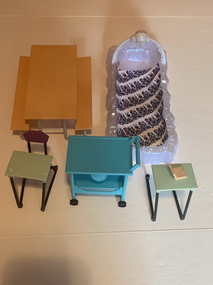 Monster High 2012 Mattel High School Haunt The Halls Playset X3711 ...