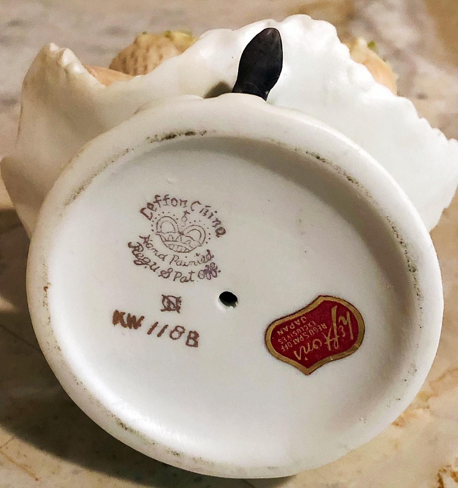 VINTAGE / ANTIQUE - SIGNED LEFTON JAPAN - KW118B - GIRL WITH FLOWERS ...