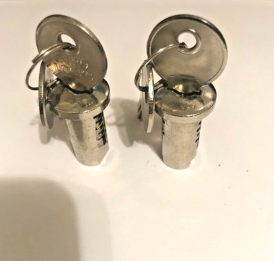 Locks & Keys x 2 for gumball machine candy vending machine Acorn NW Oak ...