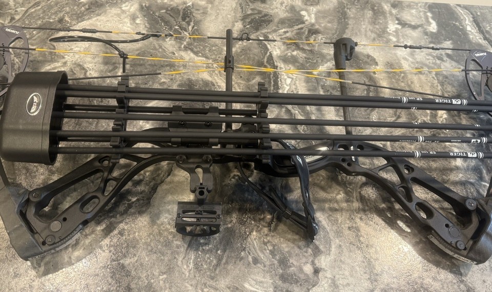 NEW DISPLAY Diamond Bowtech Edge 320 Bow Package Black Left Hand ...