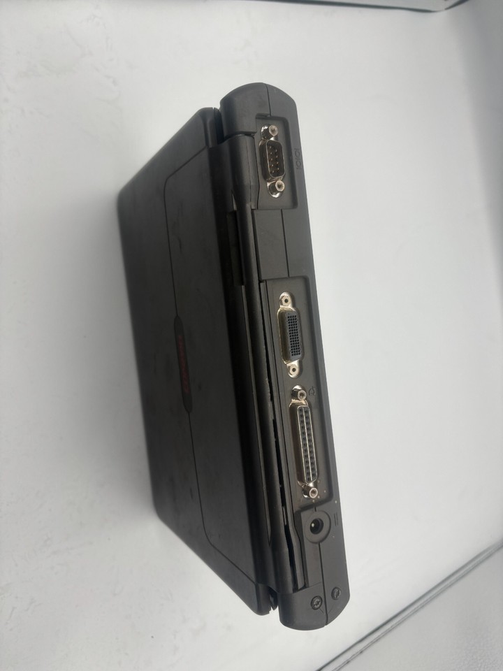 Compaq Contura Aero 4/33C Vintage Laptop Computer 8MB RAM 160 MB HDD AS ...